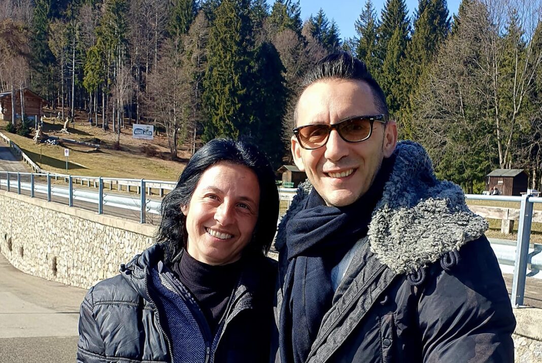 Kekko Silvestre (Modà) a Zambla Alta, gita con la famiglia e selfie con ...