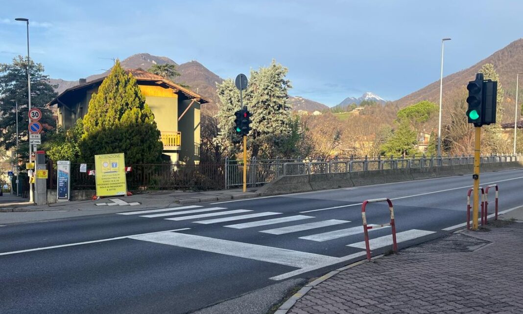 Misure anti code in Val Brembana, si spegne il semaforo pedonale di Villa d'Almè - Val Brembana Web